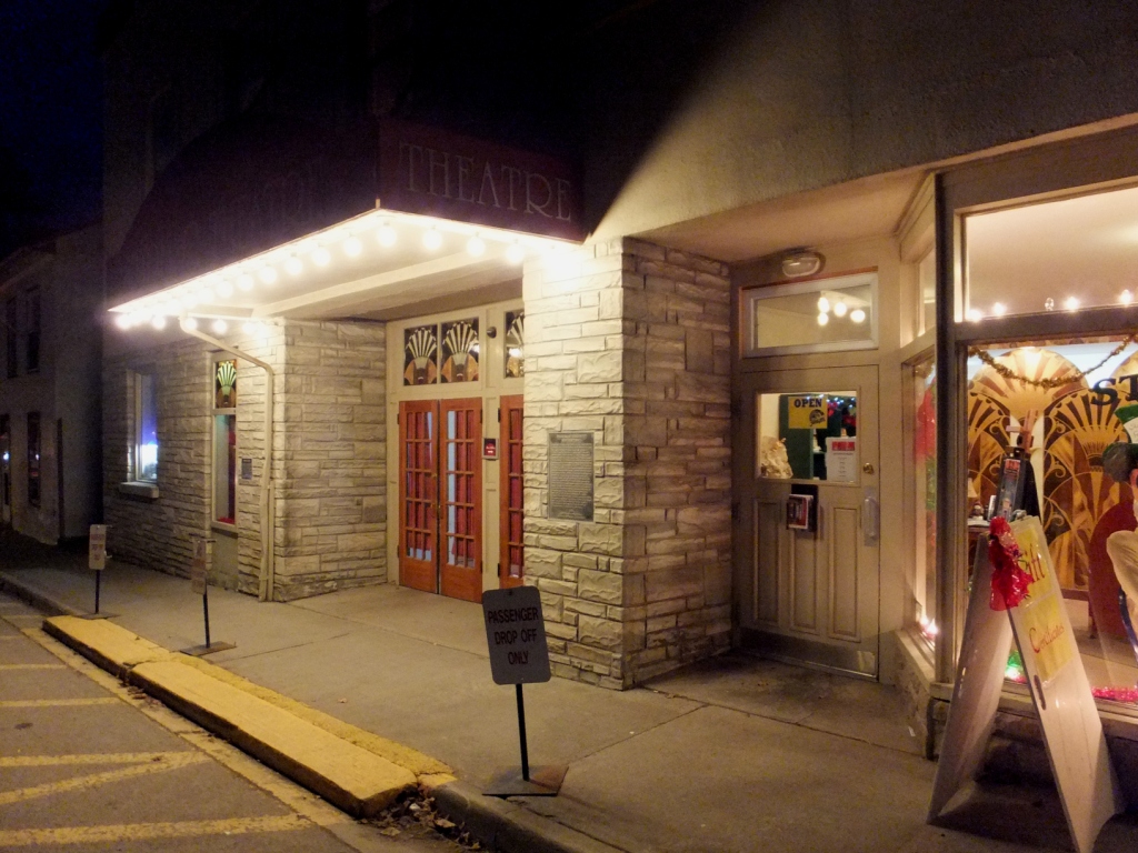 » Toronto Travel Getaways: A Fun Evening at the Stirling Festival Theatre